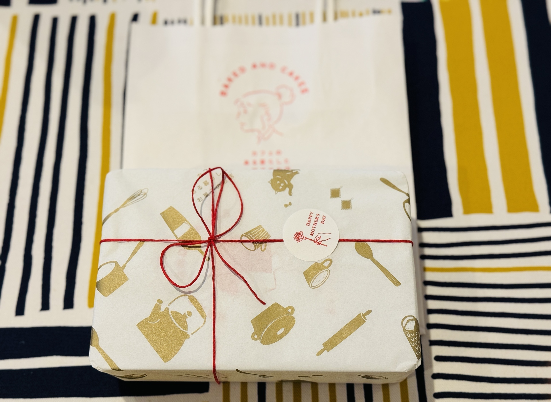 徒然日記20240504/🇯🇵【買いもの202404】 DOUBLELOOP JOURNEY2 Boarding Pouch「イエローxアルゼンチン」〜藤巻百貨店原宿店 期間限定ポップアップで ...