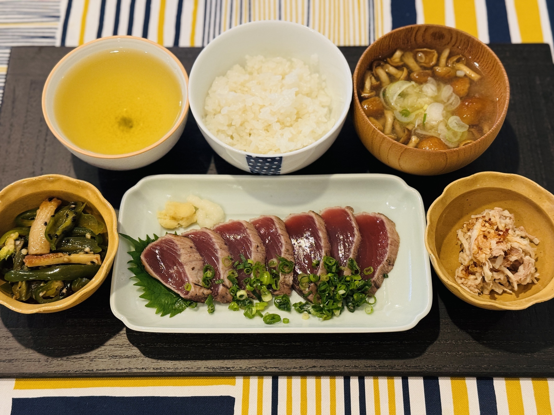 徒然日記20240526/🇹🇼【台湾202403】漆黒の茶壷との出会い、最後の最後に見つかった市場（いちば）の雑巾: 徒然日記/24hirofumi